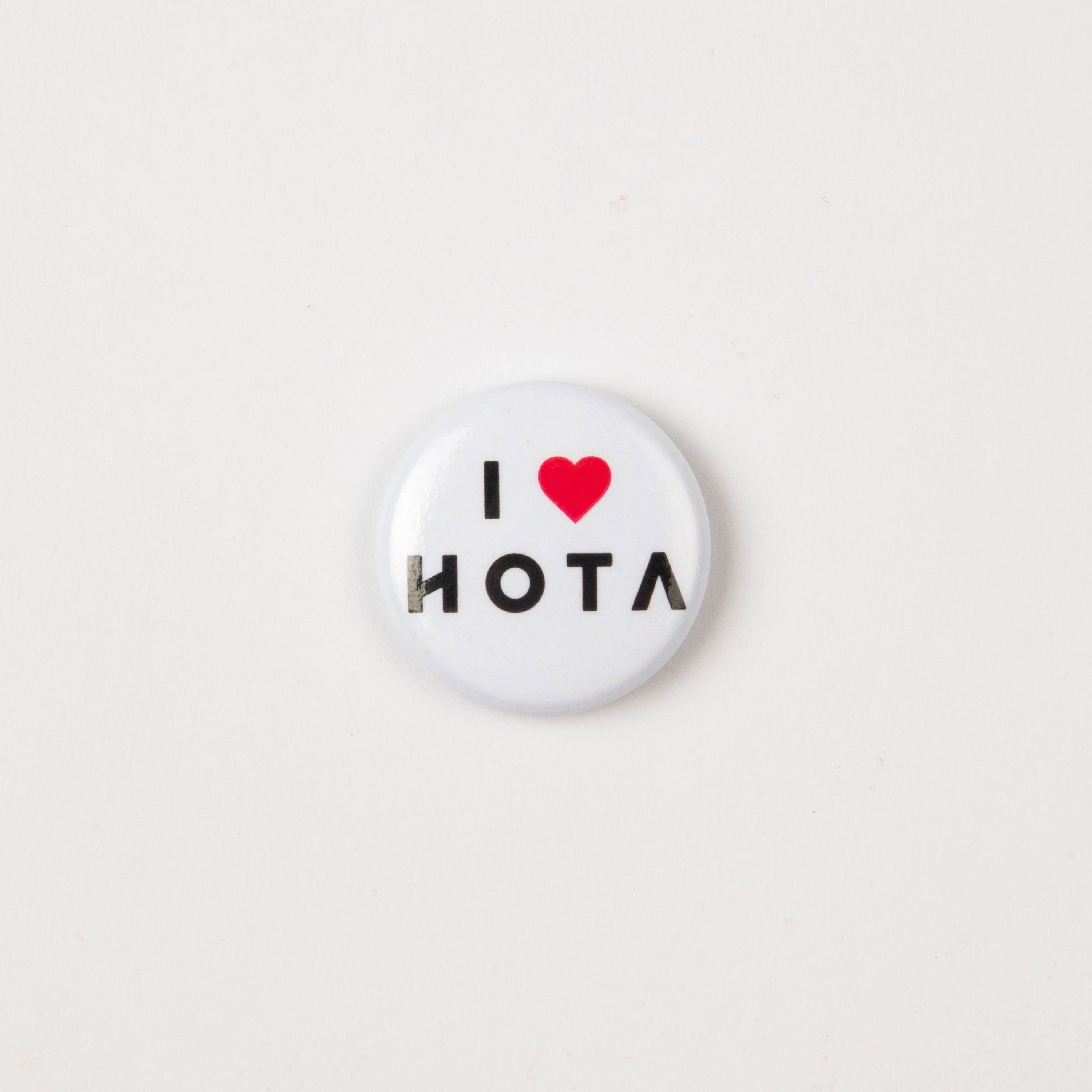 I HEART HOTA BUTTON BADGE – HOTA Shop